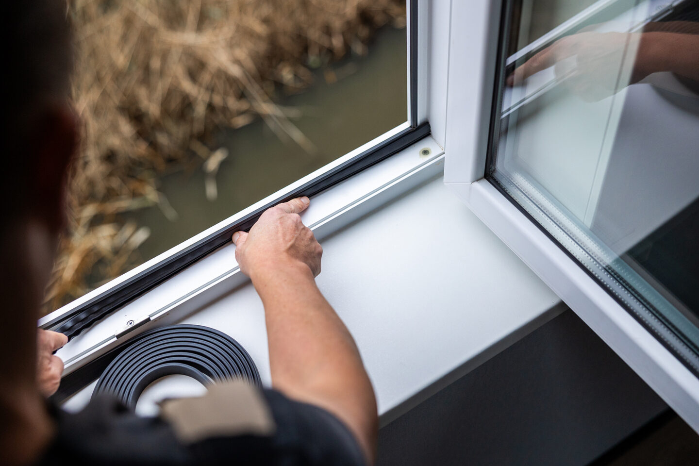 Kozijnrubbers vervangen: tochtprofielen voor ramen en deuren ...